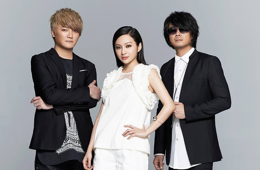 FIR正式解散？Faye FB自爆「被退團」！新歌無份！